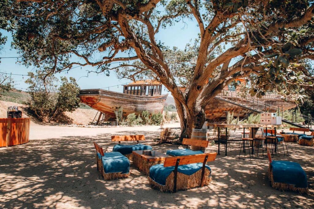 Cuatro Cuatros // Cocktails, Sunsets and Sweeping Views in Ensenada