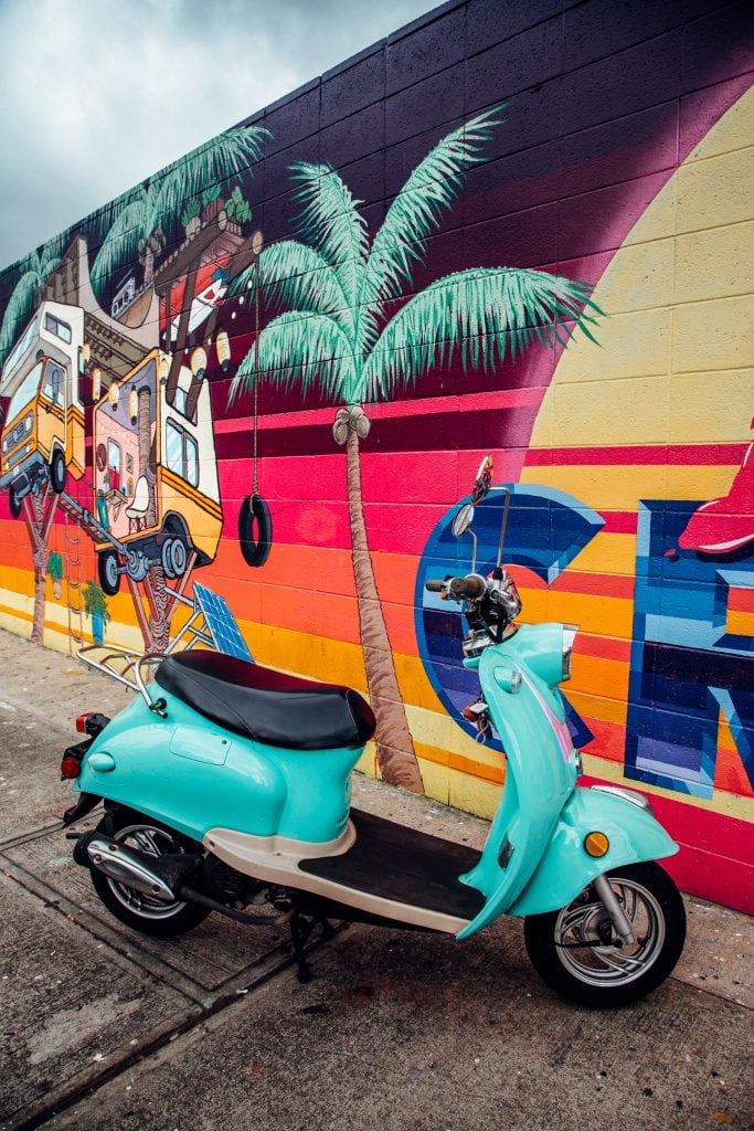 A Guide to Kakaako // Mural Hunting in Honolulu's Coolest Neighborhood