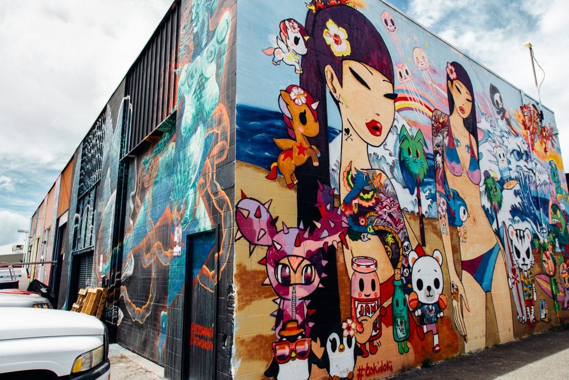 A Guide to Kakaako // Mural Hunting in Honolulu's Coolest Neighborhood